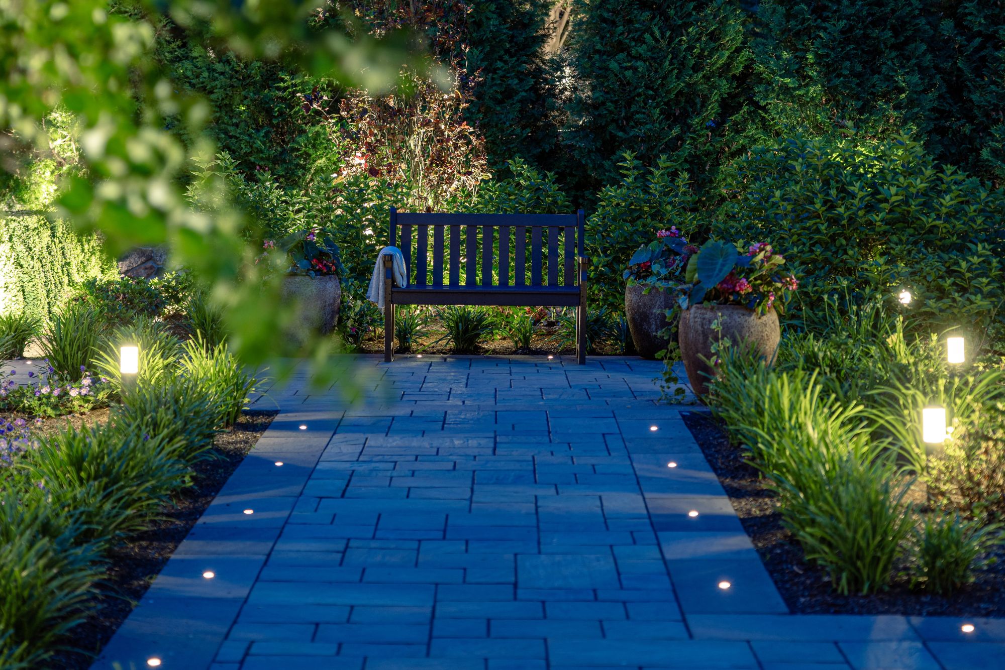 How to Install Hardscape Lighting Like a Pro